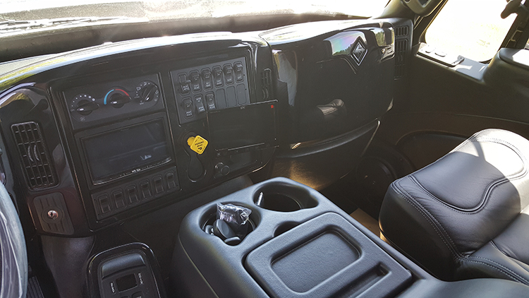 International 7500 4x4 Six-Door Supertruck | F650 Supertrucks